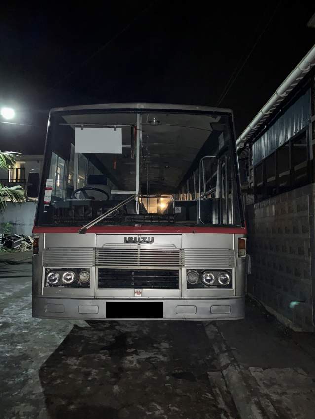 Bus ISUZU mt 111 year my 02 | Aster Vender Standard Bus